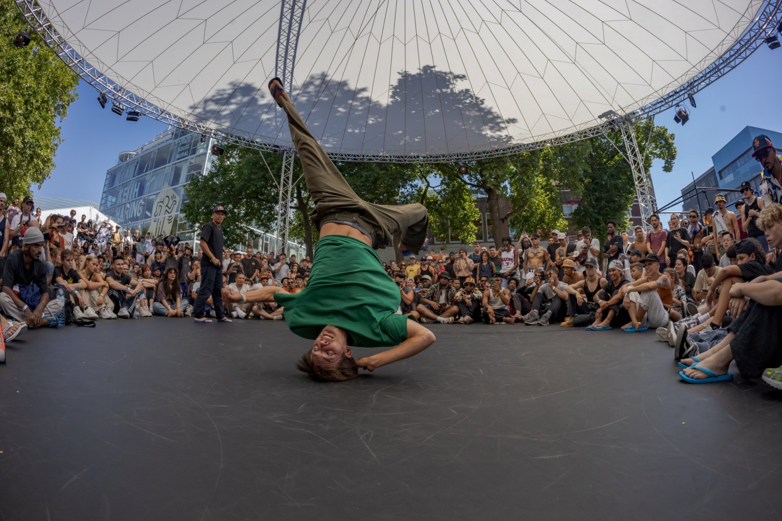 Dansfestival The Notorious IBE bestaat 25 jaar en breekt weer bijna los ...